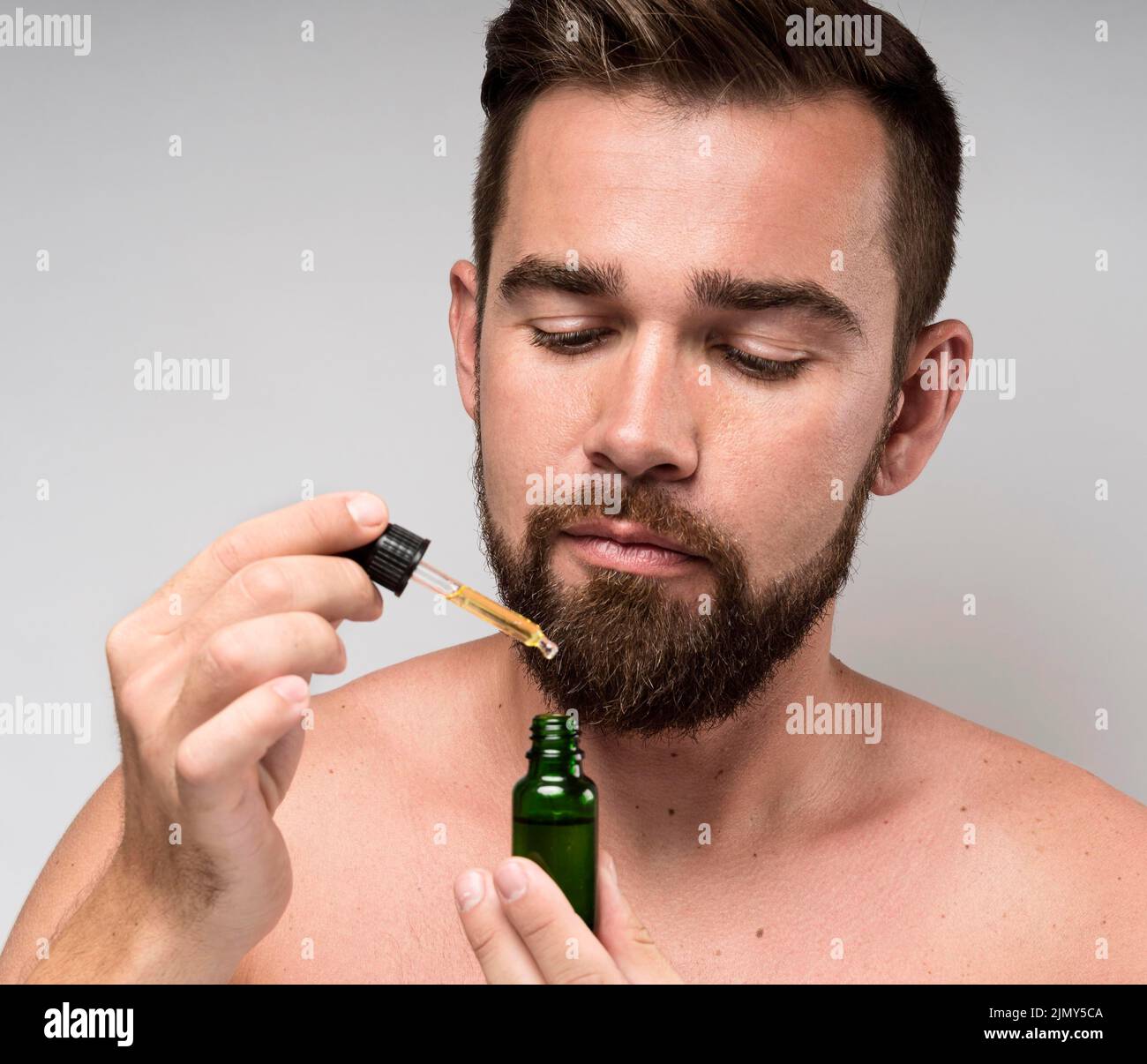 Man moisturizer face hi-res stock photography and images - Alamy