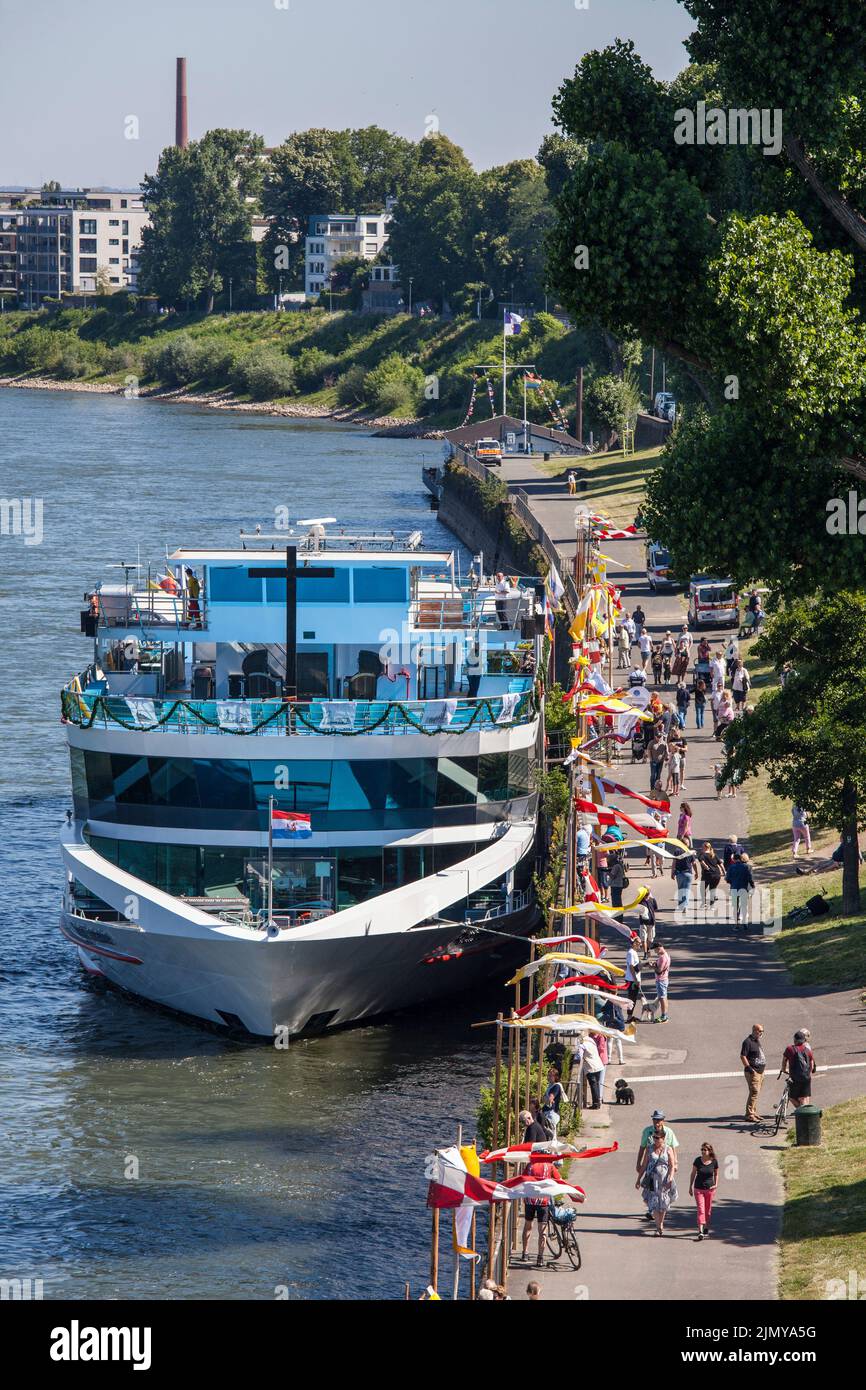 Corpus Christi ship procession Muelheimer Gottestracht on the river ...