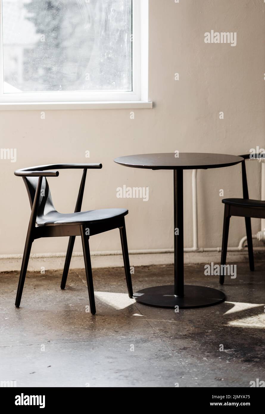 Dining room empty hi-res stock photography and images - Alamy