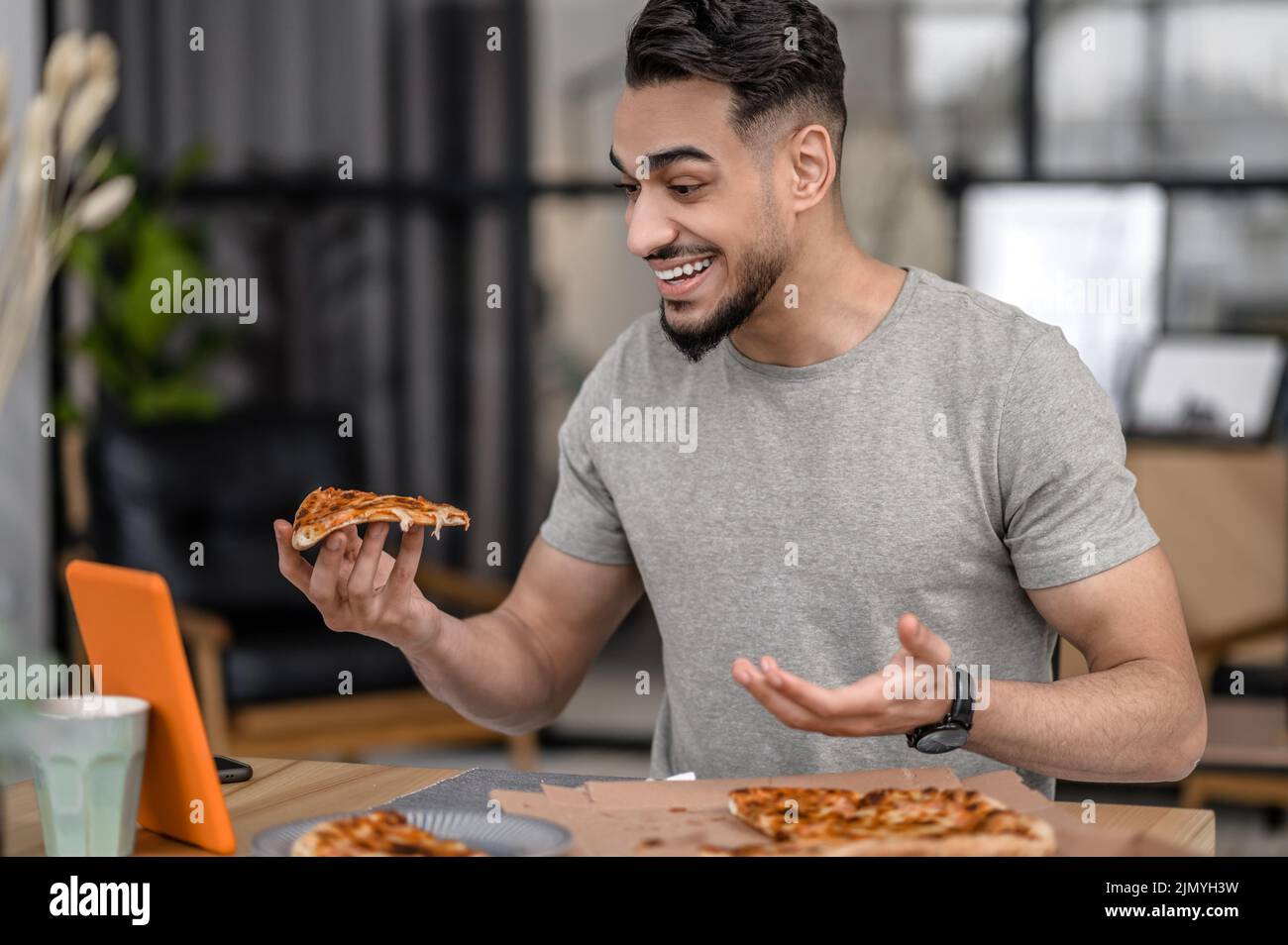 Looking at tablet screen hi-res stock photography and images - Alamy
