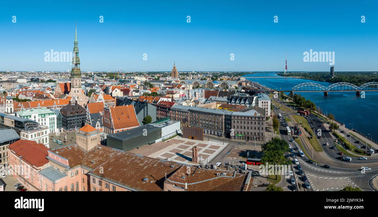 Aerial bird hi-res stock photography and images - Alamy
