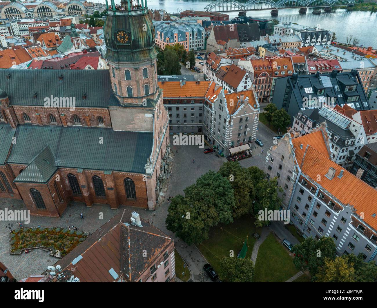 Establishing aerial view tower bridge hi-res stock photography and ...