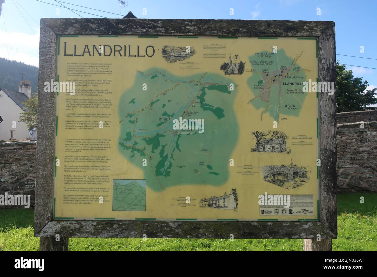 A UFO sighting on Cadair Berwyn and Cadair Bronwen from The village of ...