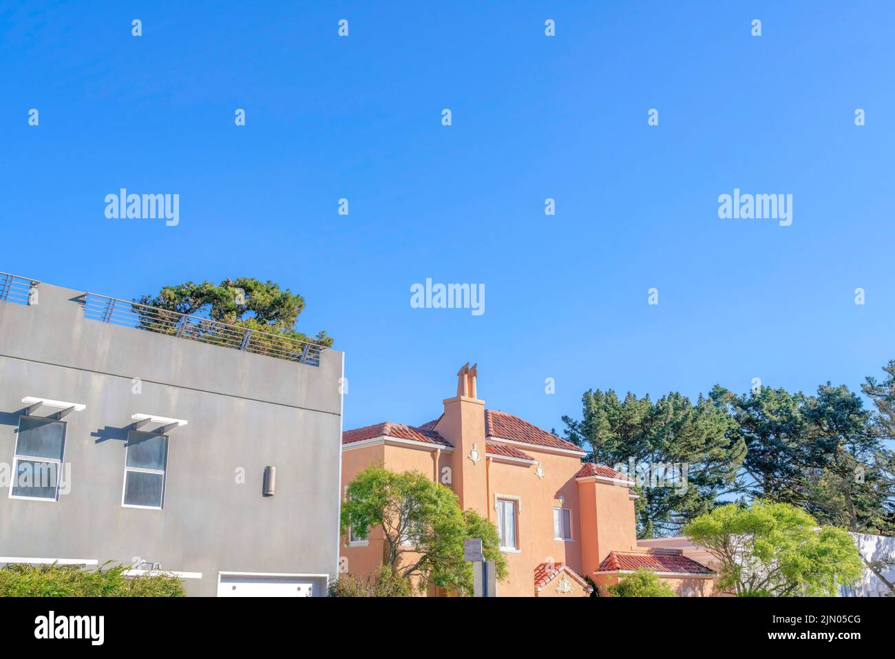 Pergola roofs hi-res stock photography and images - Alamy