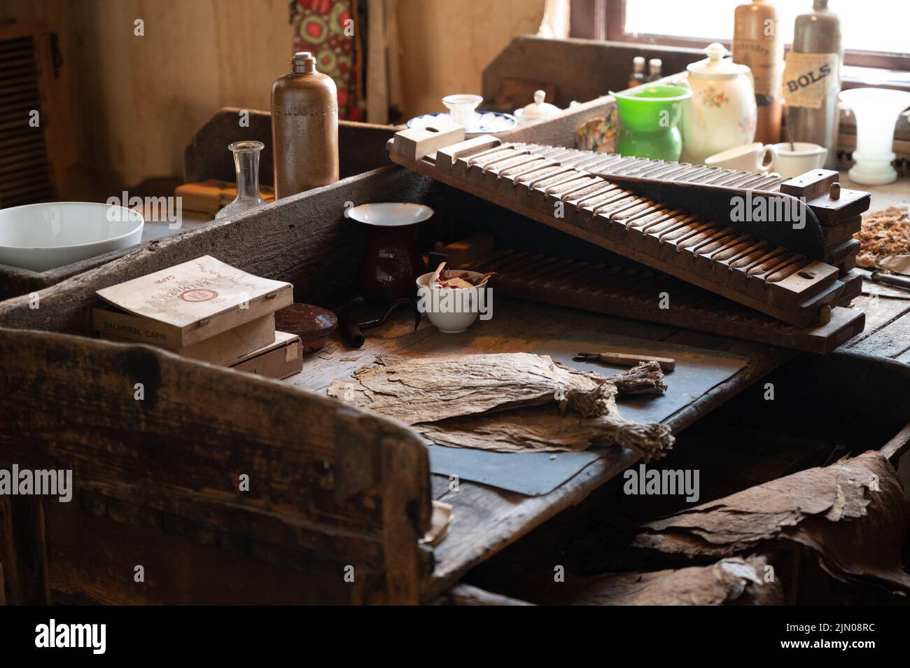 Sigar factory hi-res stock photography and images - Alamy