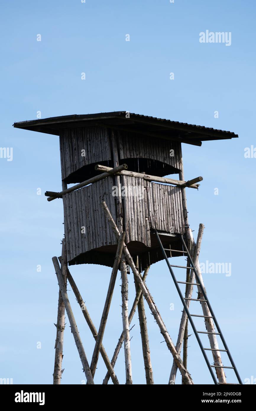 Wooden hunting tower hi-res stock photography and images - Alamy