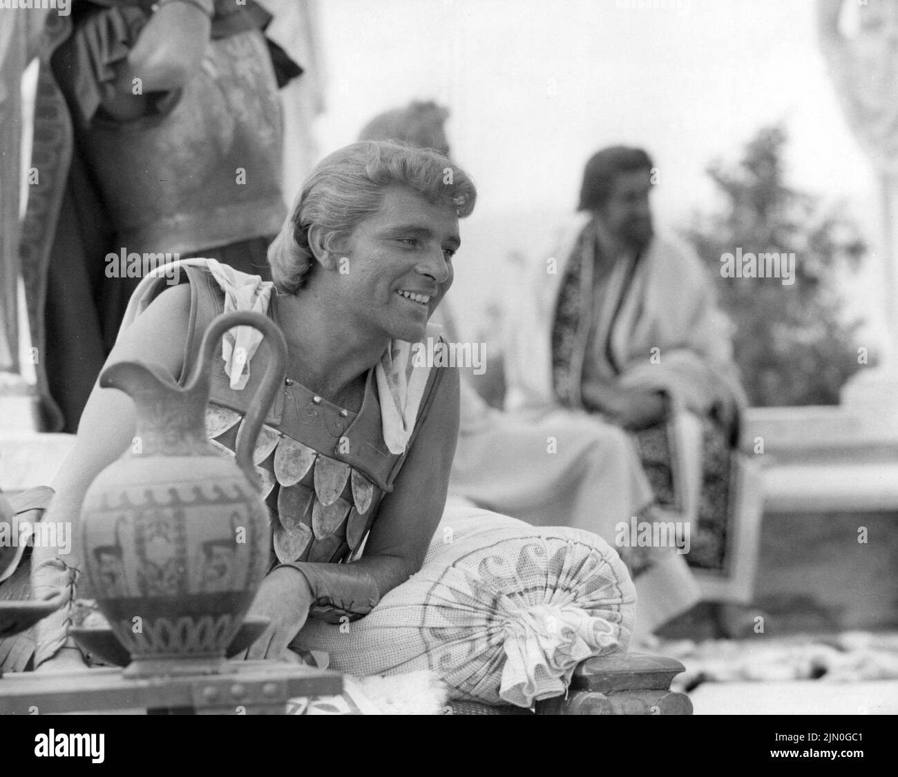 RICHARD BURTON on set location candid during filming of ALEXANDER THE ...