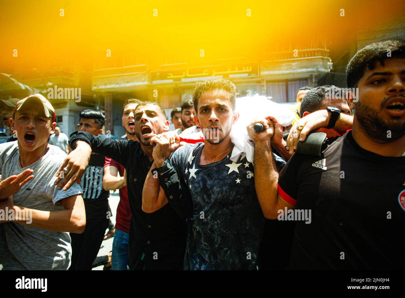 Gaza, Palestine. 08th Aug, 2022. funeral Palestinians the bodies of ...