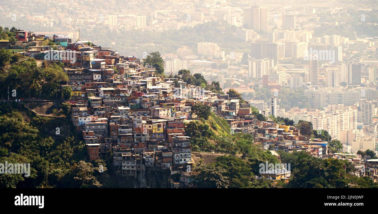 Rio slums hi-res stock photography and images - Alamy
