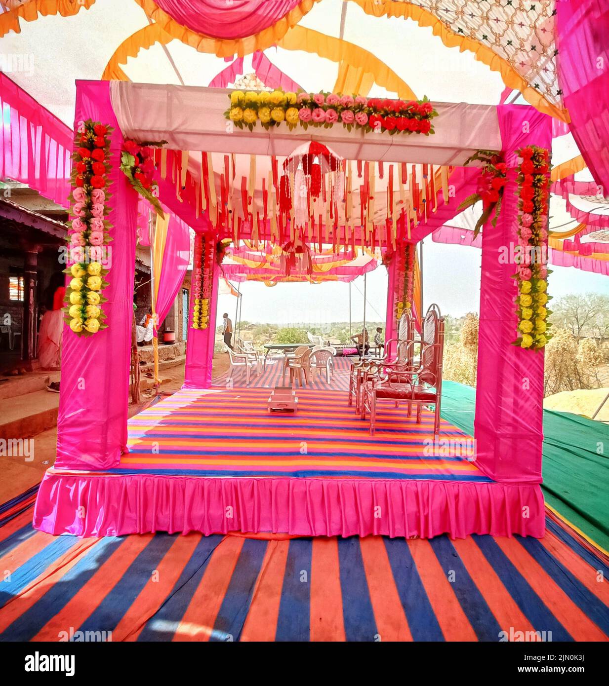 Marriage stage design hi-res stock photography and images - Alamy