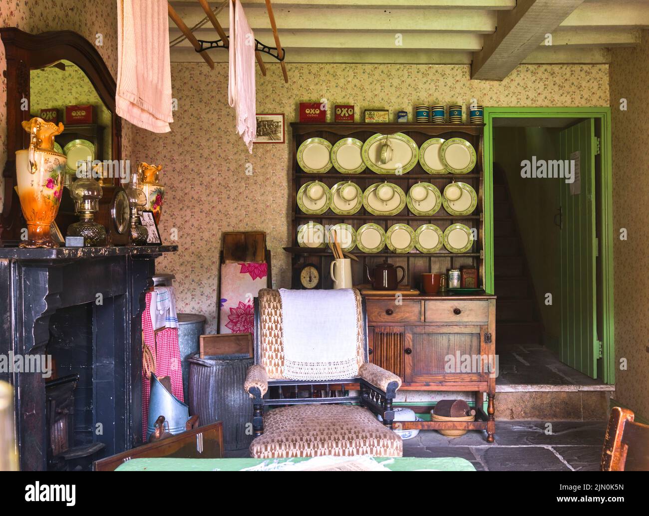 Working class house interior hi-res stock photography and images - Alamy