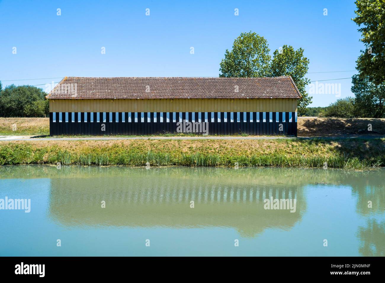 Montech water slope hi-res stock photography and images - Alamy