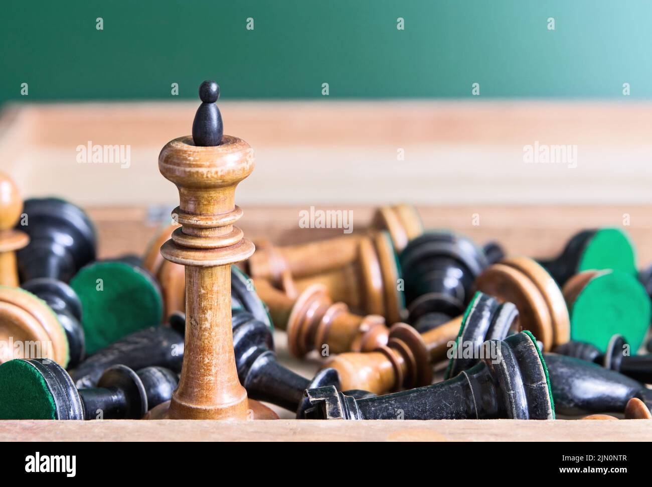 Chess men in box hi-res stock photography and images - Alamy