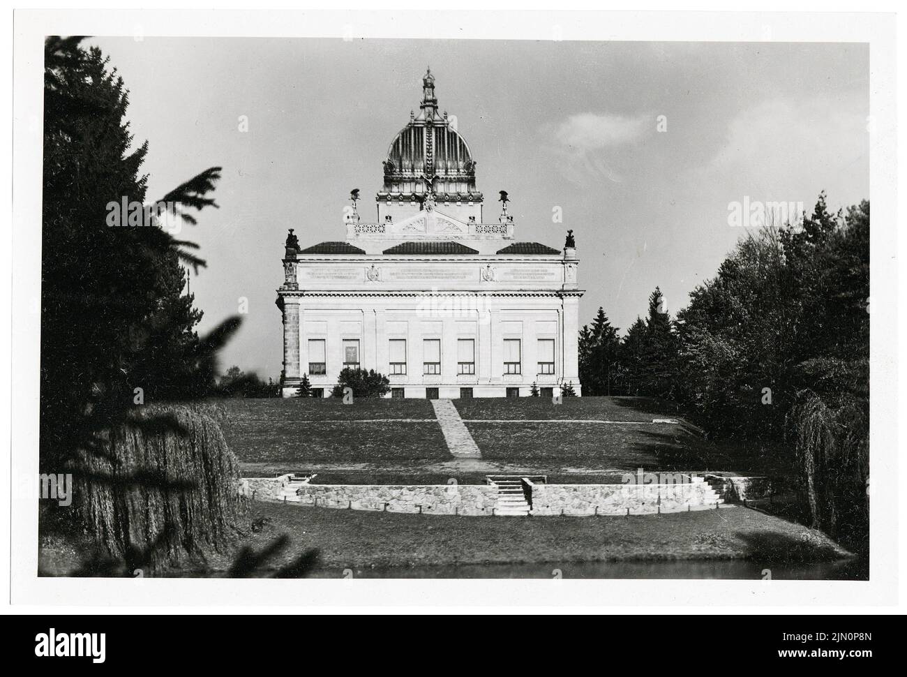 Public museum hall Cut Out Stock Images & Pictures - Alamy
