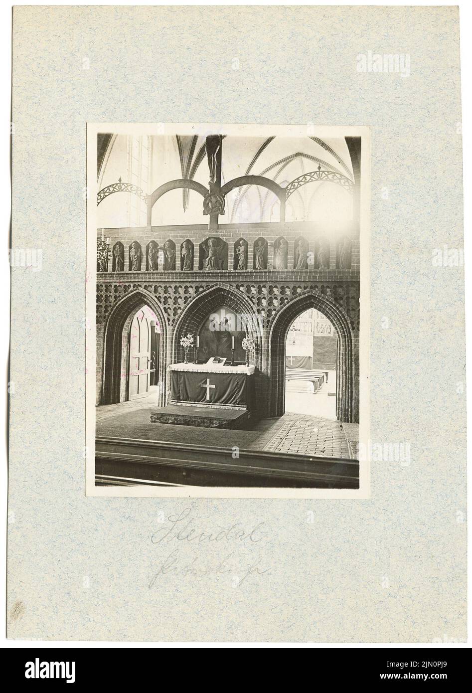 Pointed architecture Cut Out Stock Images & Pictures - Alamy