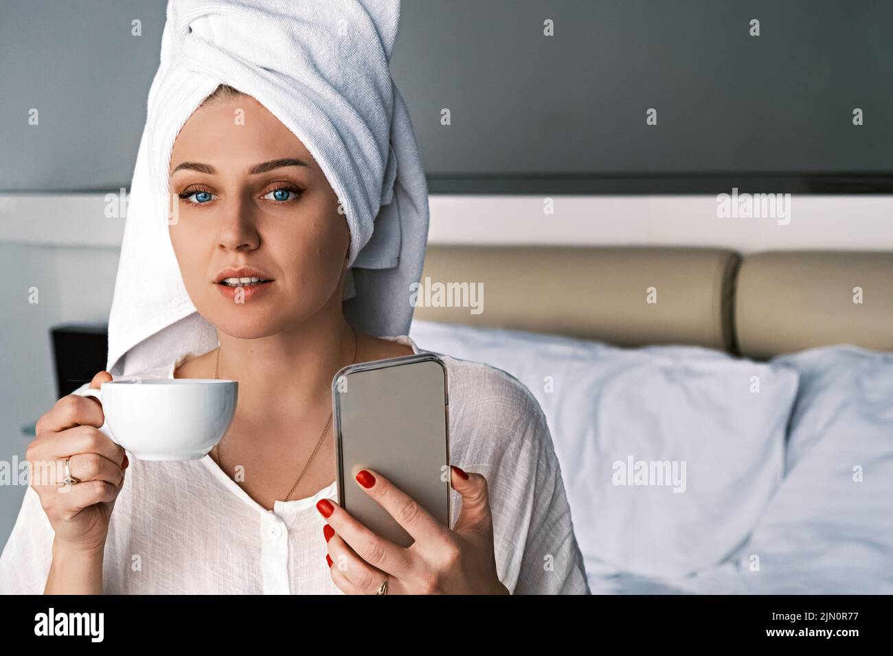 Woman scrolling phone hi-res stock photography and images - Alamy