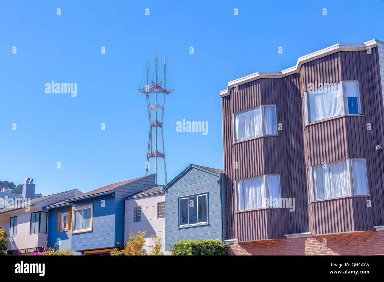 Four bay structure hi-res stock photography and images - Alamy