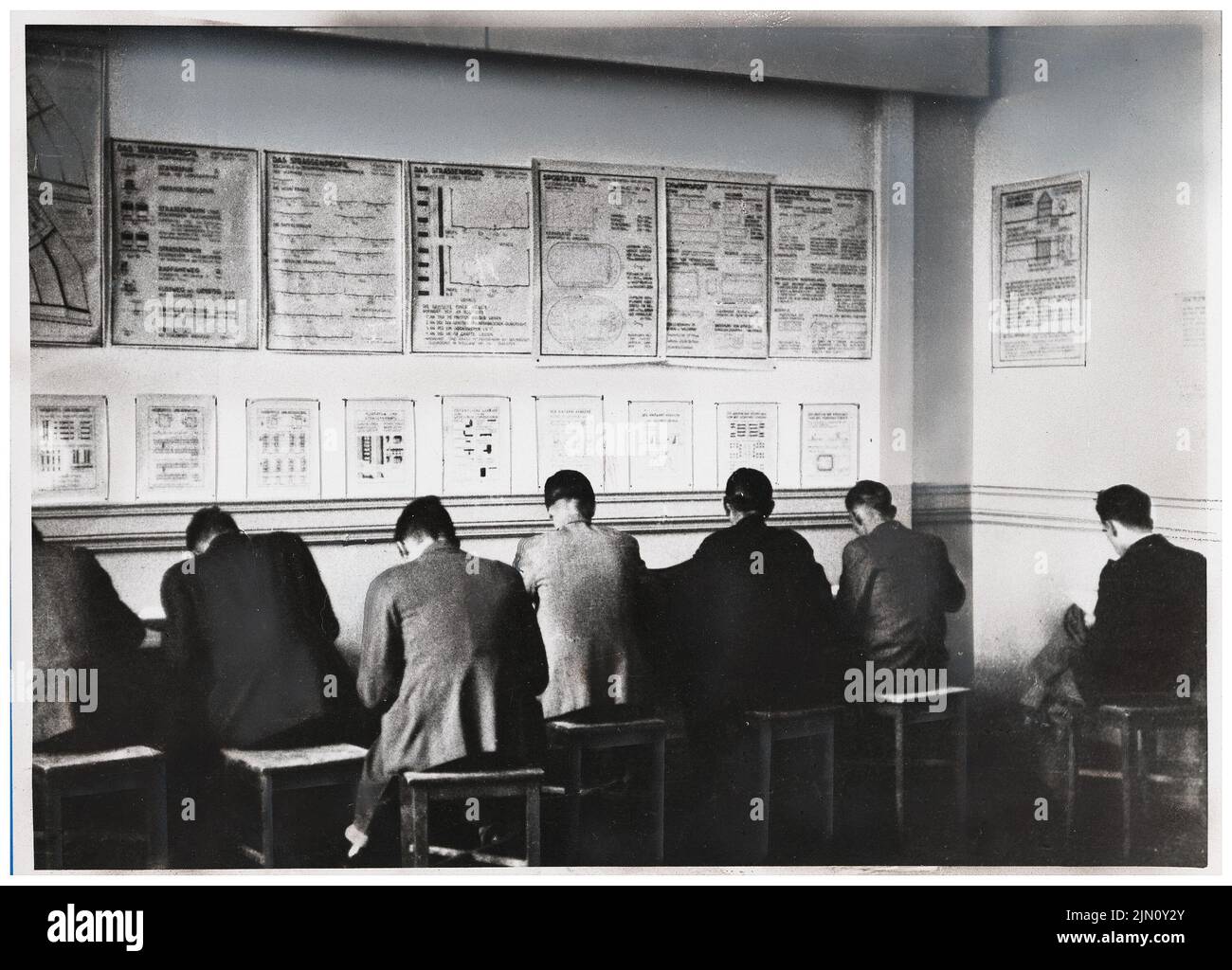 1930s architecture detail Cut Out Stock Images & Pictures - Alamy