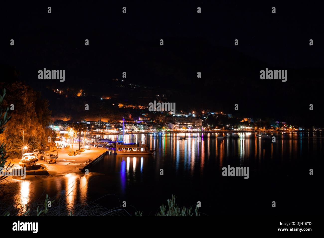 Night view of the embankment and promenade in the light of street ...