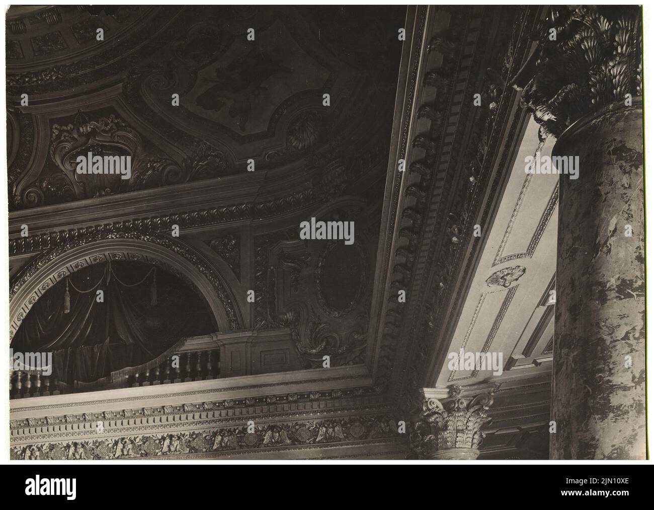 Interior view wall roof Cut Out Stock Images & Pictures - Alamy