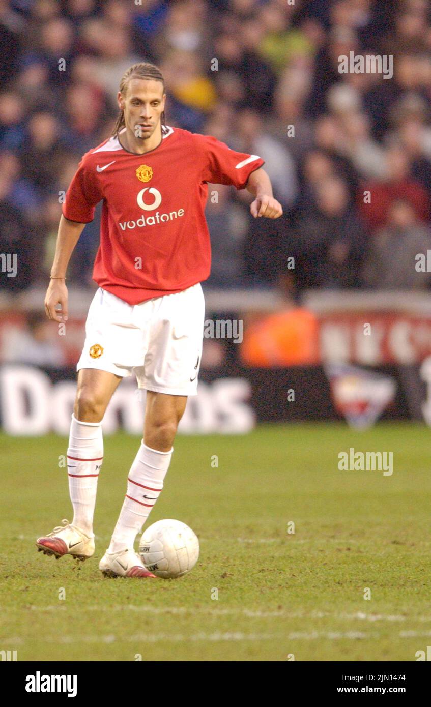 Rio ferdinand manchester united football hi-res stock photography and ...