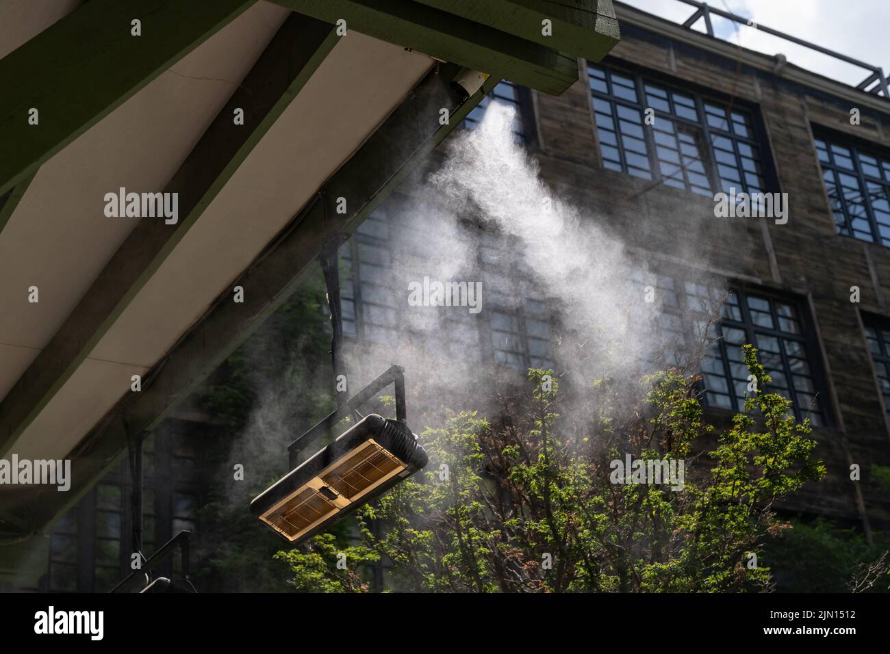 Prevention of overheating or heatstroke. Air conditioning and water ...