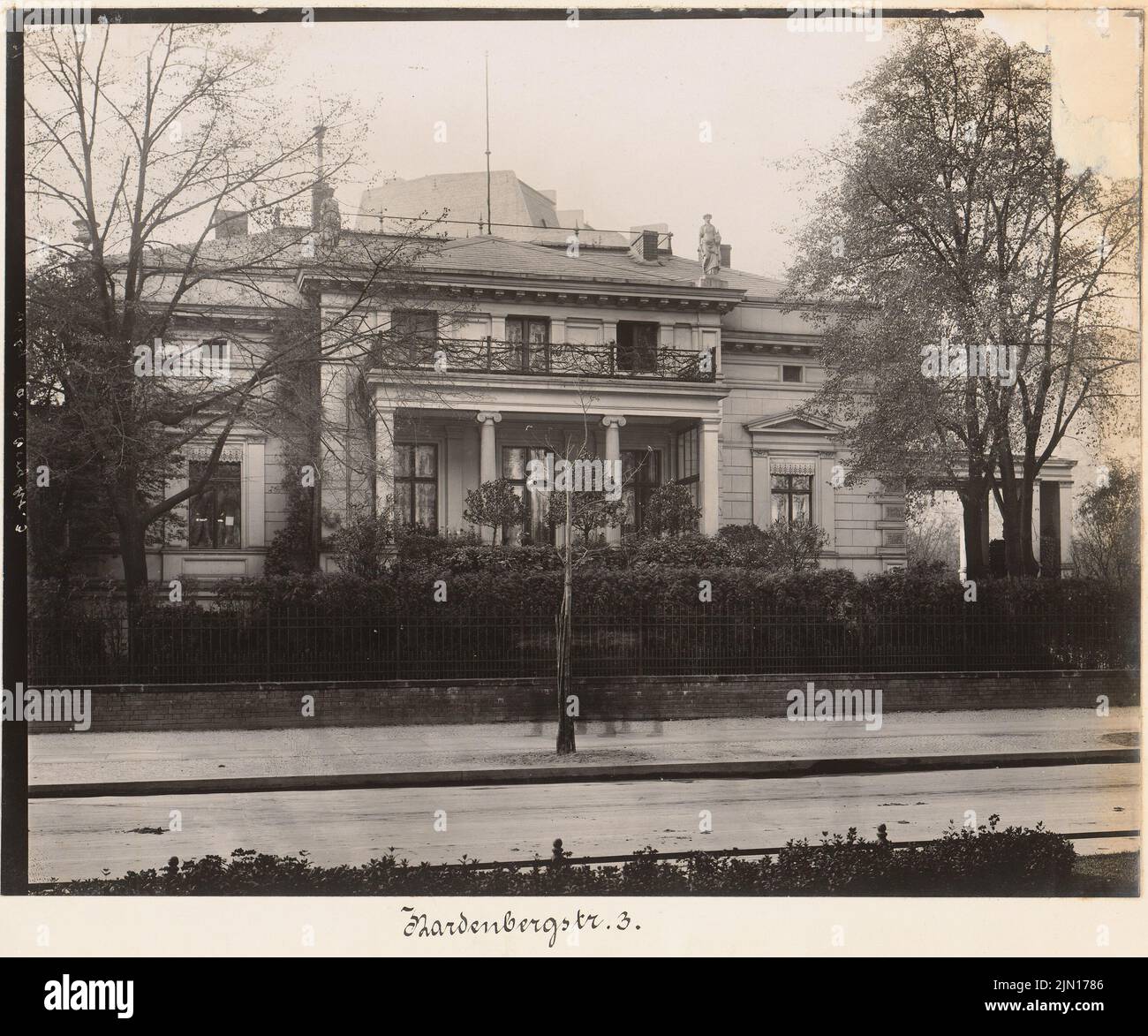 Landhaus hardenbergstrasse 3 hi-res stock photography and images - Alamy