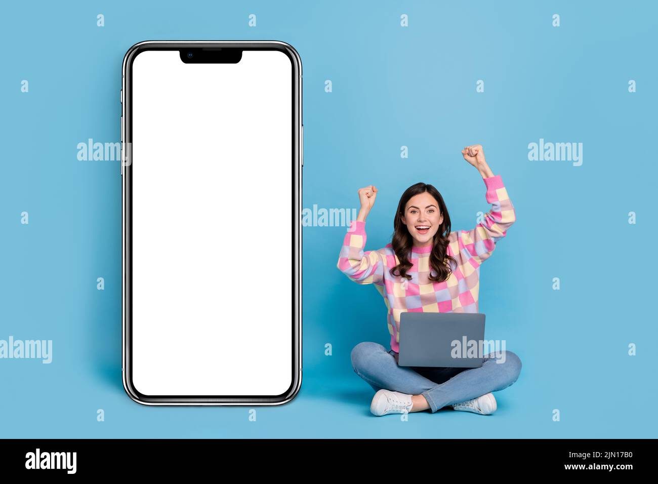 Billboard ads laptop hi-res stock photography and images - Alamy