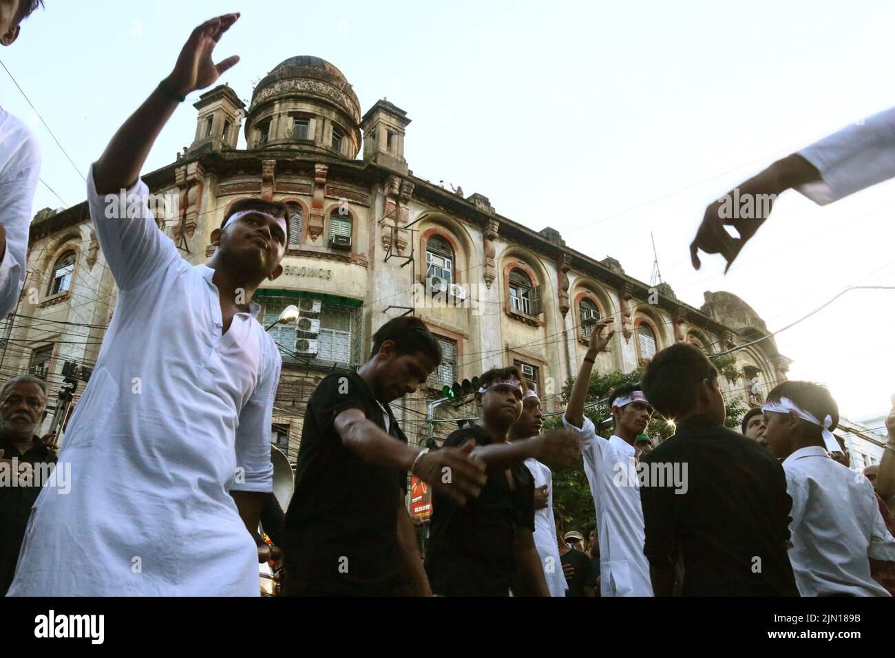 Kolkata, India. 07th Aug, 2022. Shia Muslims participate in a religious ...