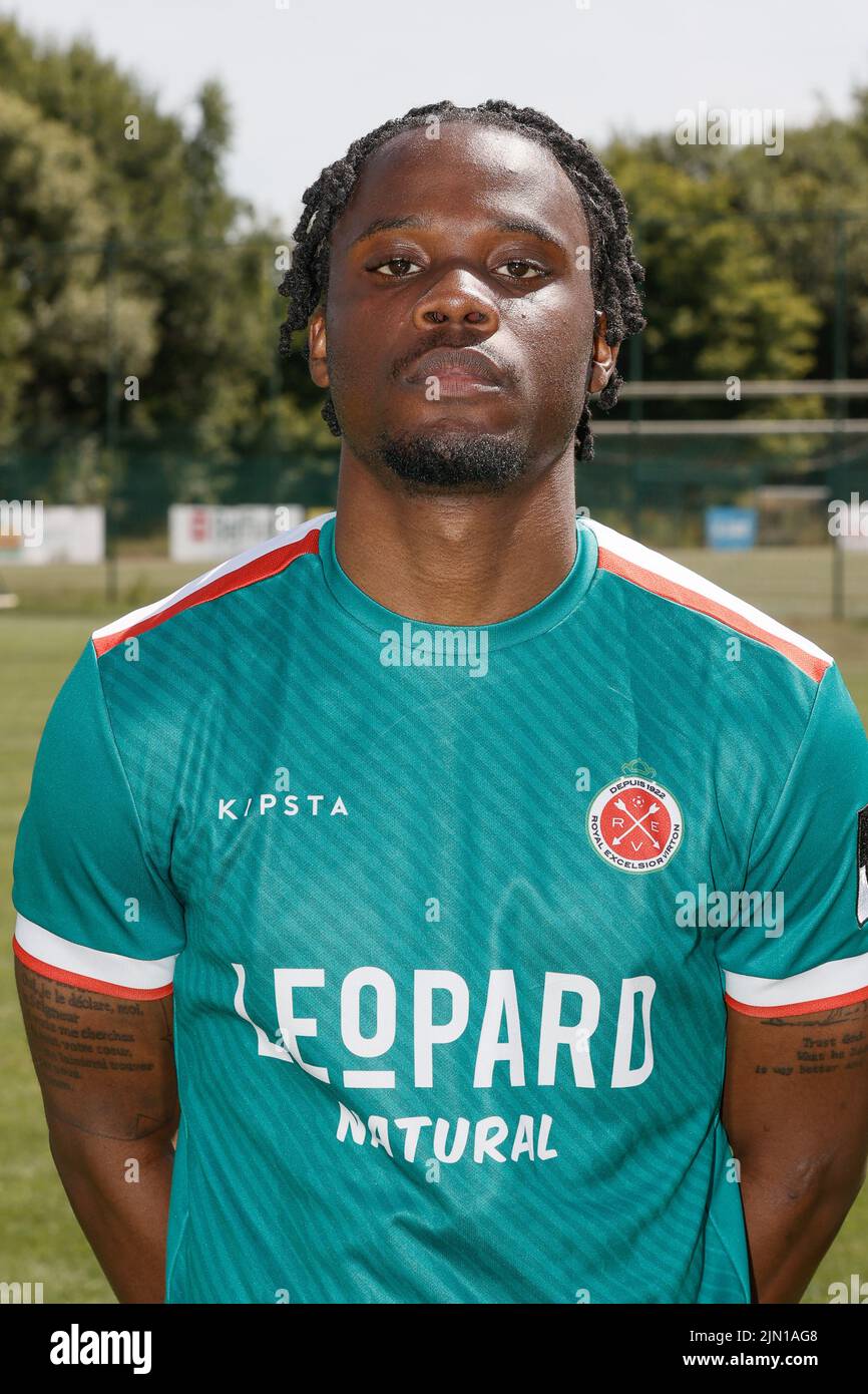 Virton's Aimery Pinga poses for the photographer during the 2022-2023 ...