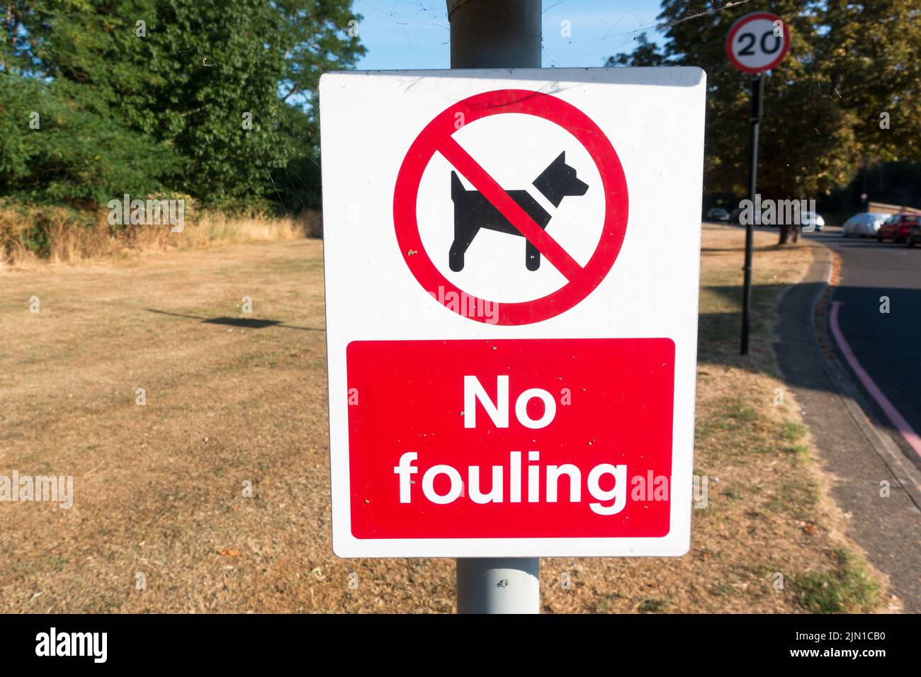 No fouling text and symbol on lamp post Stock Photo - Alamy
