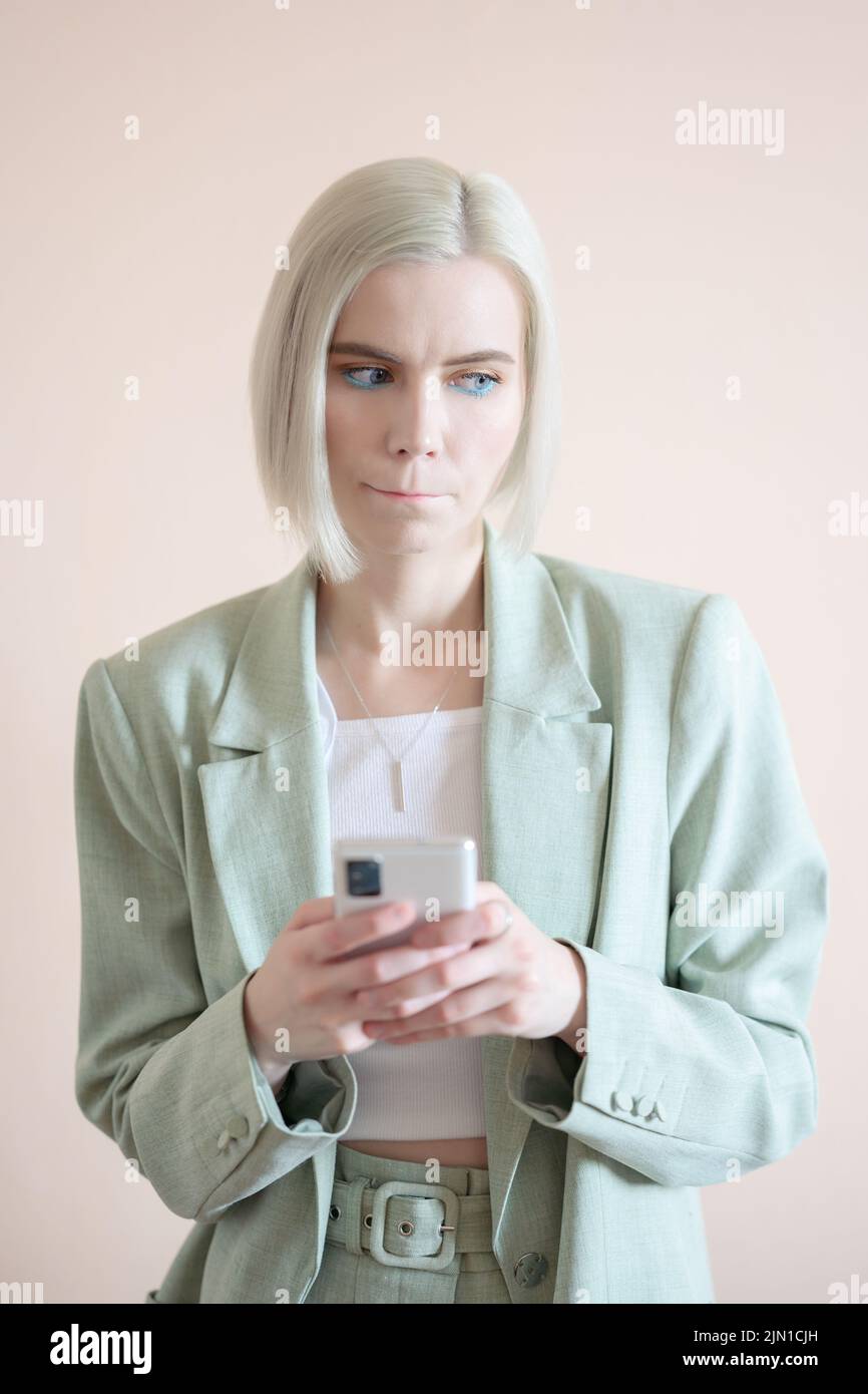 Caucasian woman female read bad hi-res stock photography and images - Alamy