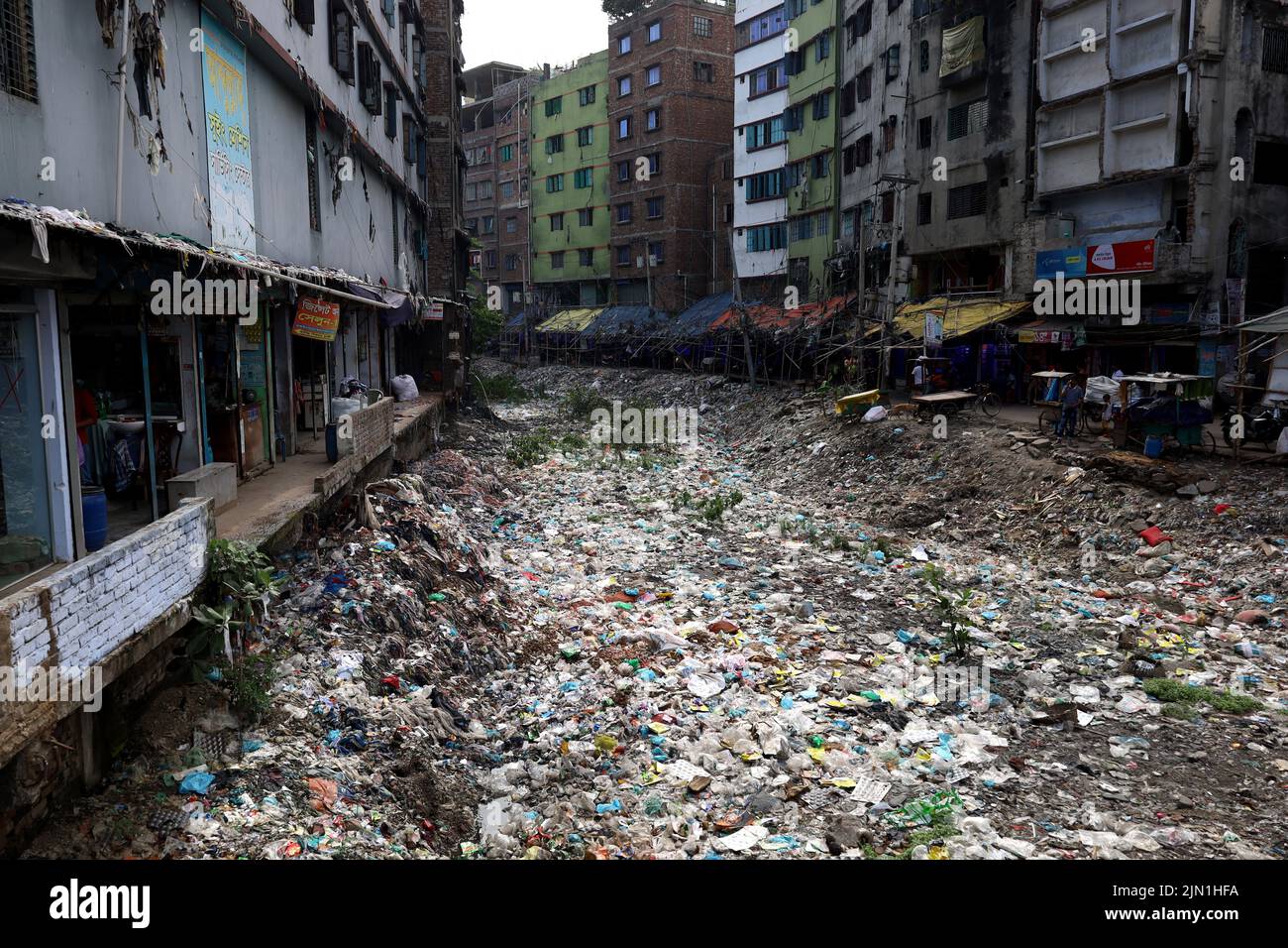 Dhaka, Dhaka, Bangladesh. 8th Aug, 2022. Dhaka's rivers and canals are ...