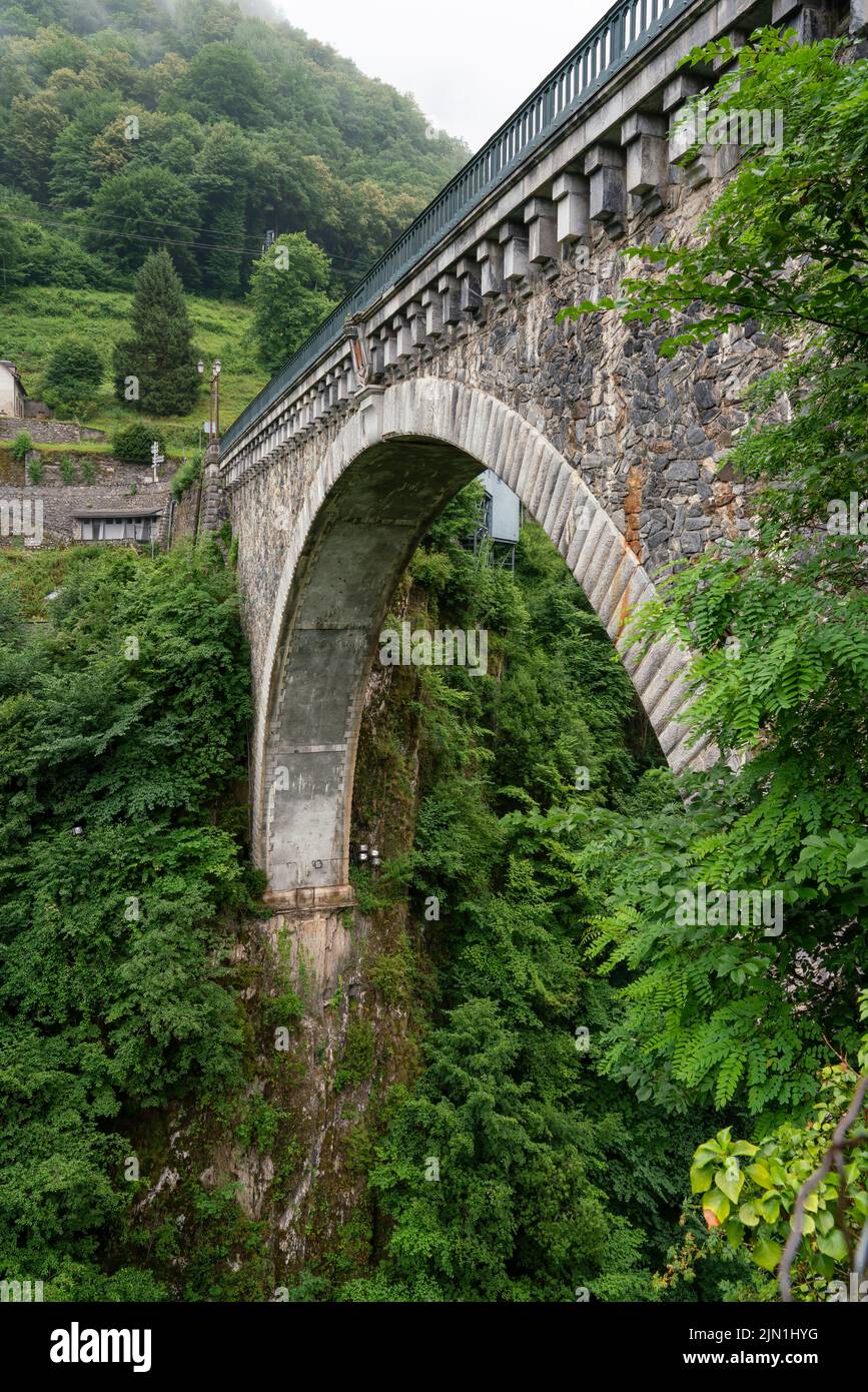 Pont Napoléon, a famous bridge built 1860 Stock Photo - Alamy
