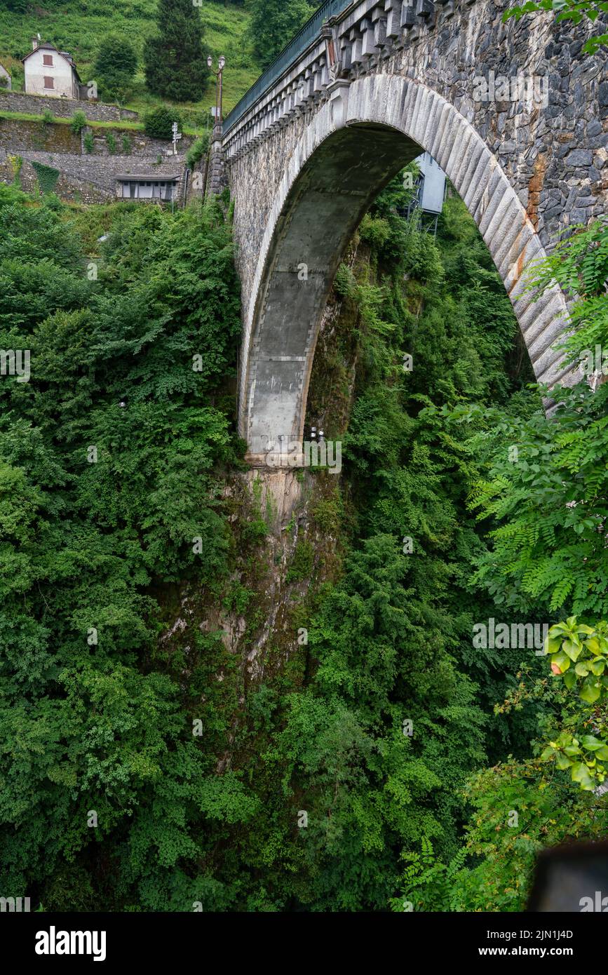 Pont Napoléon, a famous bridge built 1860 Stock Photo - Alamy