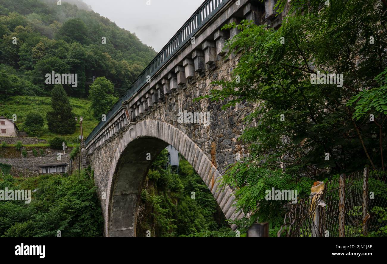 Pont Napoléon, a famous bridge built 1860 Stock Photo - Alamy