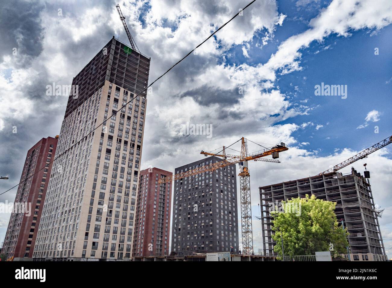 Russia, Moscow. Construction of houses Stock Photo - Alamy