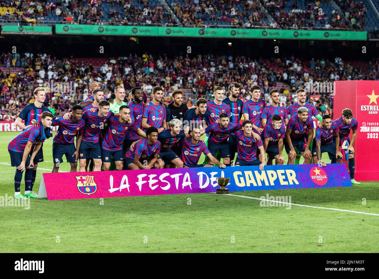 Players of FC Barcelona pose for photo with trophy during the Joan ...