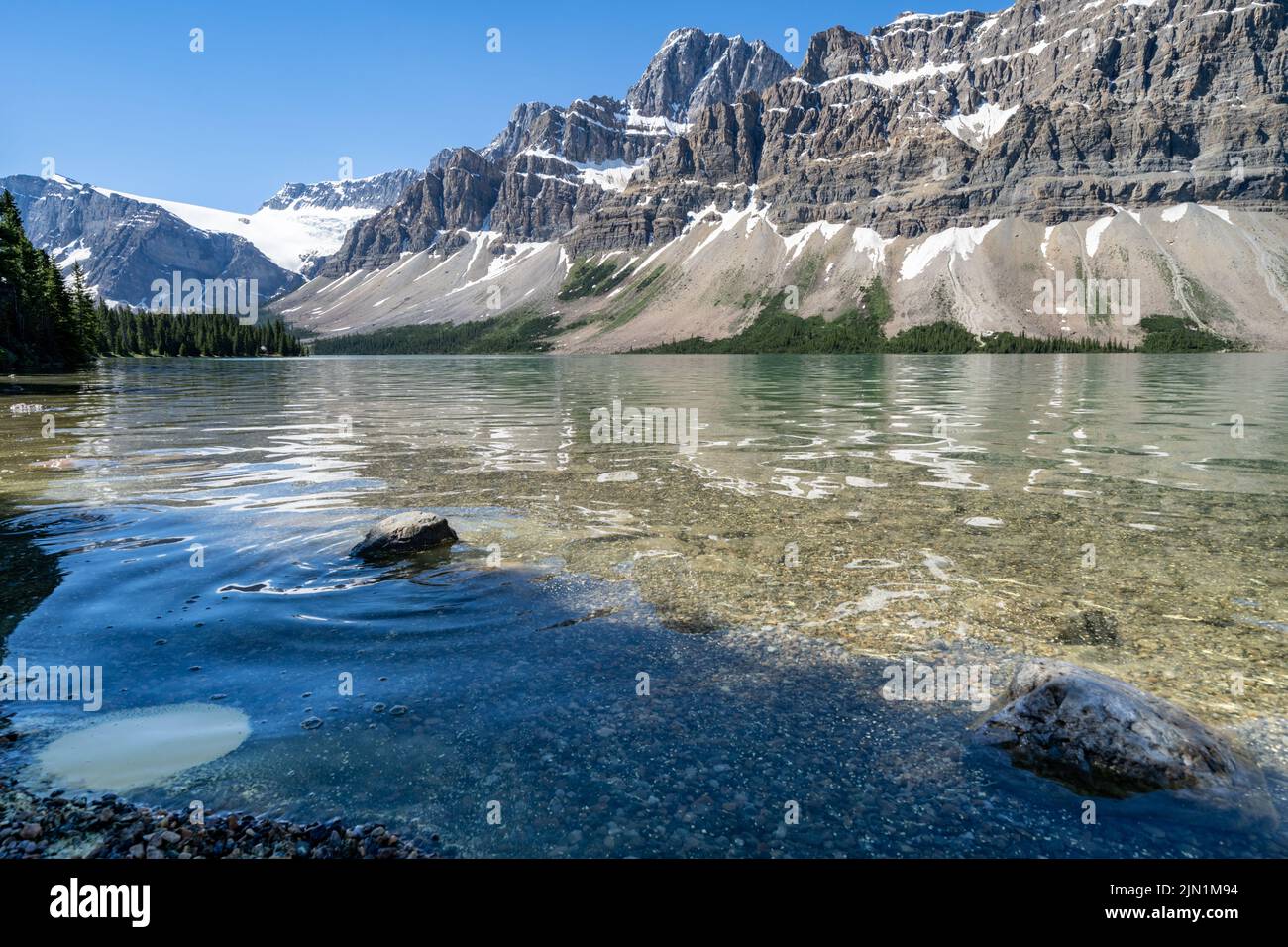 Bow Lake in Banff National Park along the Icefields Parkway in summer ...