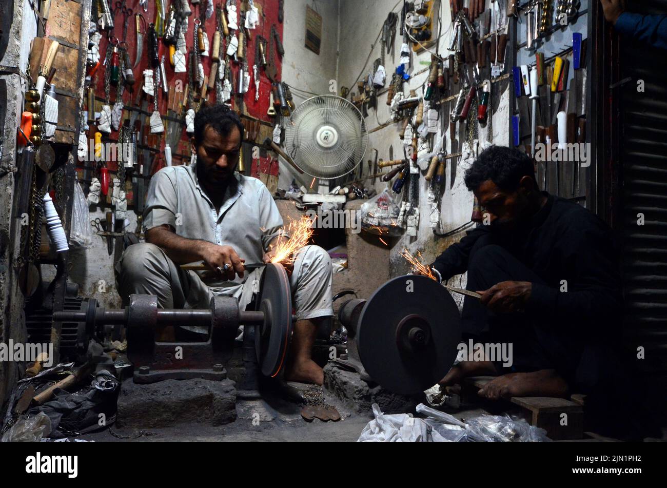 Peshawar, Khyber Pakhtunkhwa, Pakistan. 7th Aug, 2022. An ironsmith ...