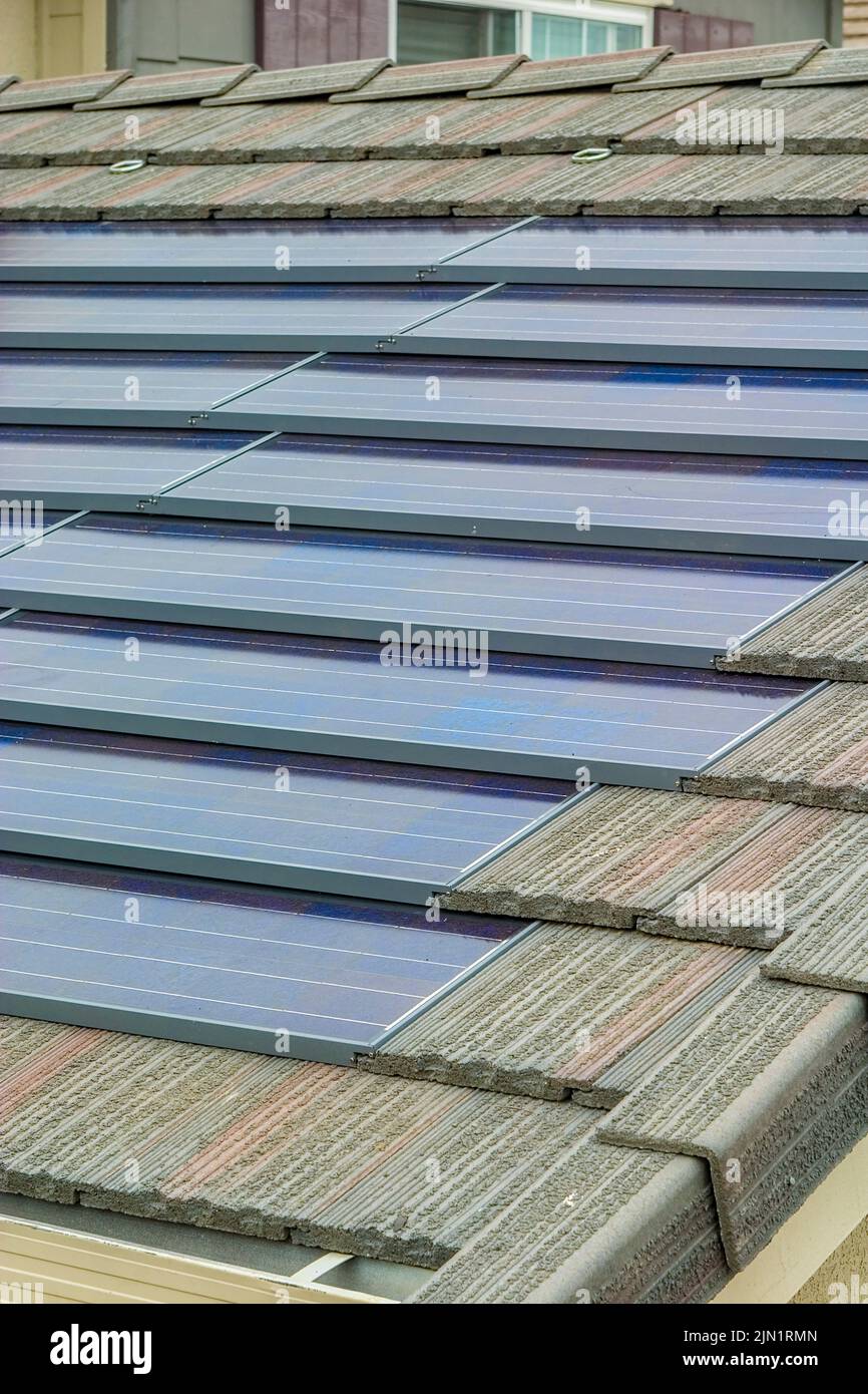 Solar shingles installation hi-res stock photography and images - Alamy