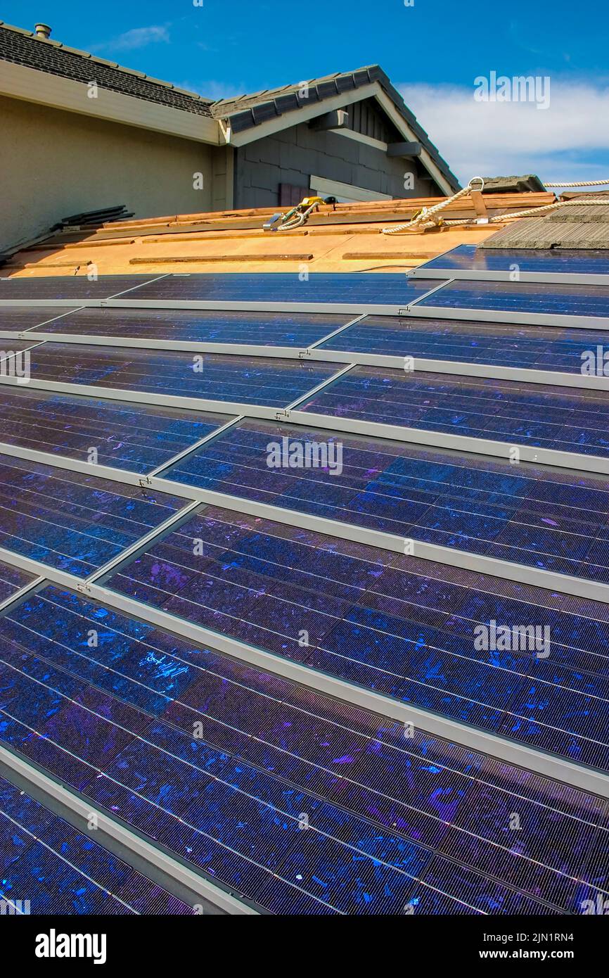 Solar shingles installation hi-res stock photography and images - Alamy