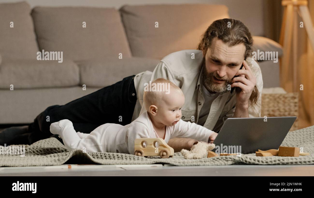 Father daughter working on laptop hi-res stock photography and images ...