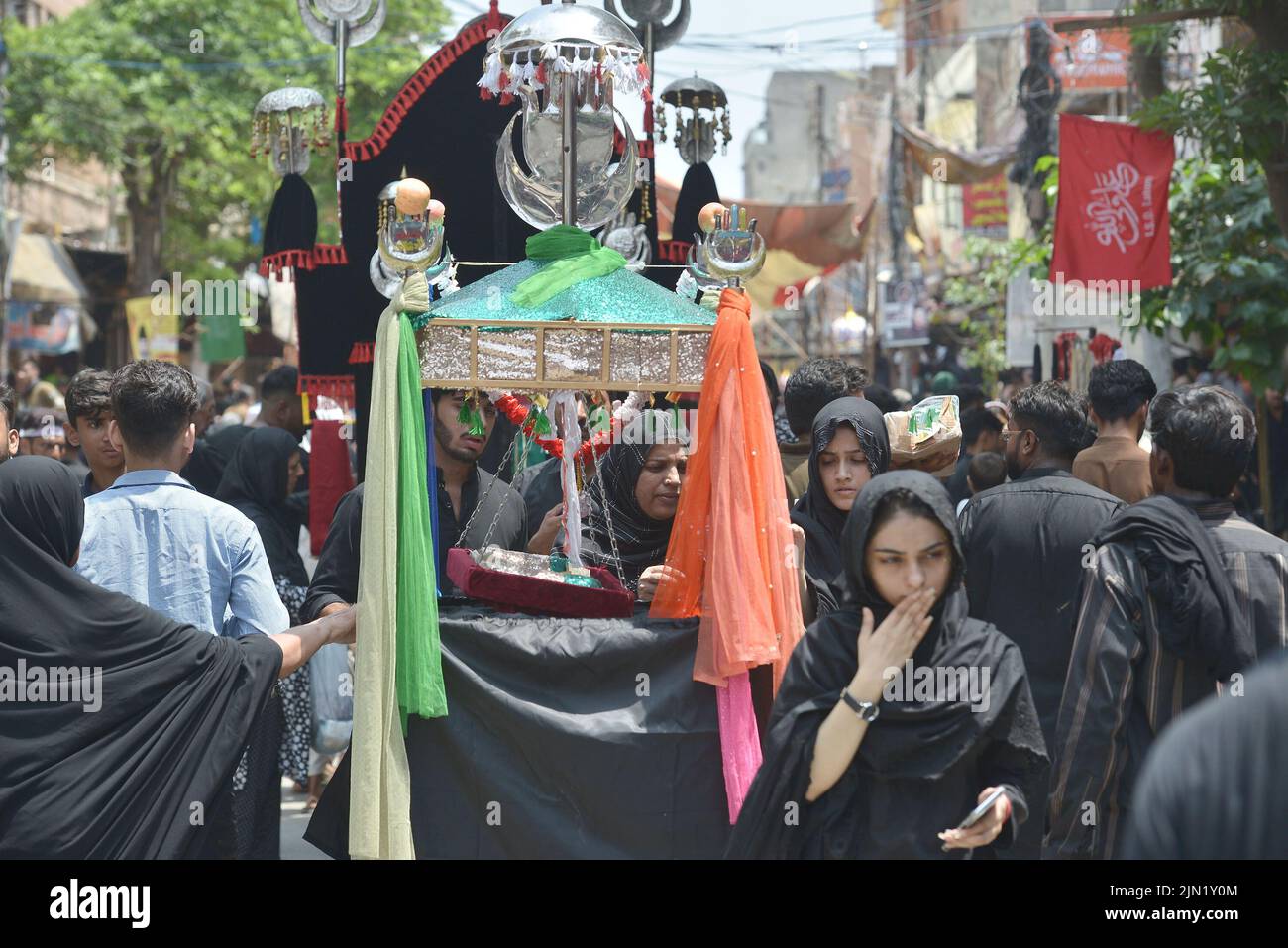 Lahore, Punjab, Pakistan. 8th Aug, 2022. Pakistani Shiite Muslim ...