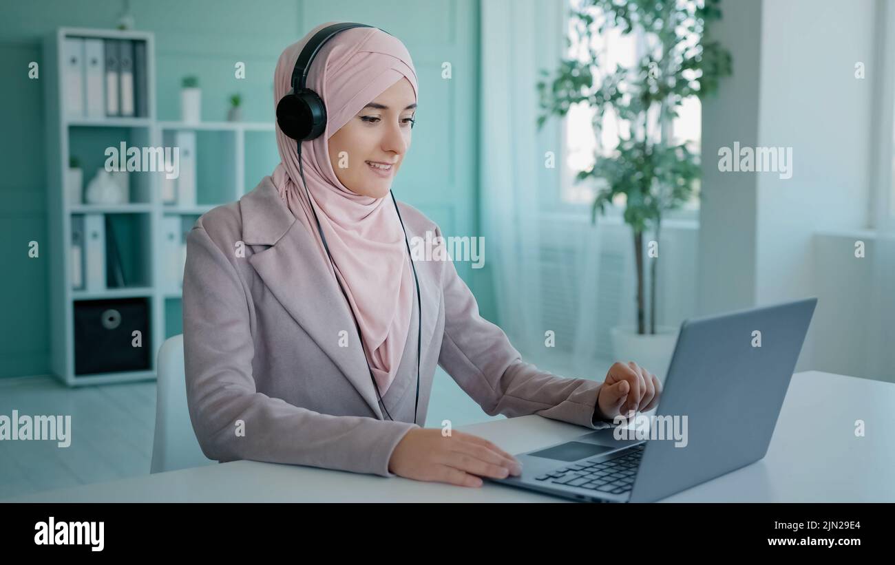 Arab girl in pink hijab businesswoman Islamic help line manager Muslim ...