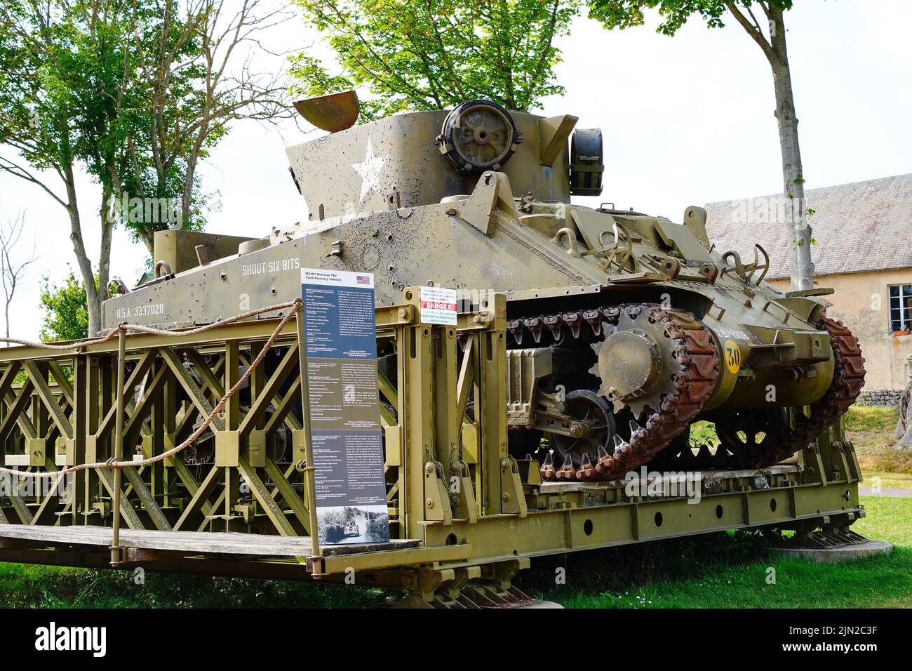 Sherman Tank Recovery Vehicle, M32B1 Sherman and bridge Stock Photo - Alamy