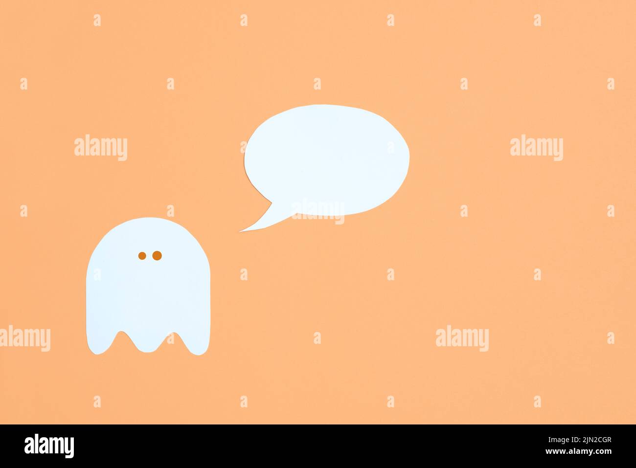 Cartoon ghost blank speech bubble hi-res stock photography and images ...