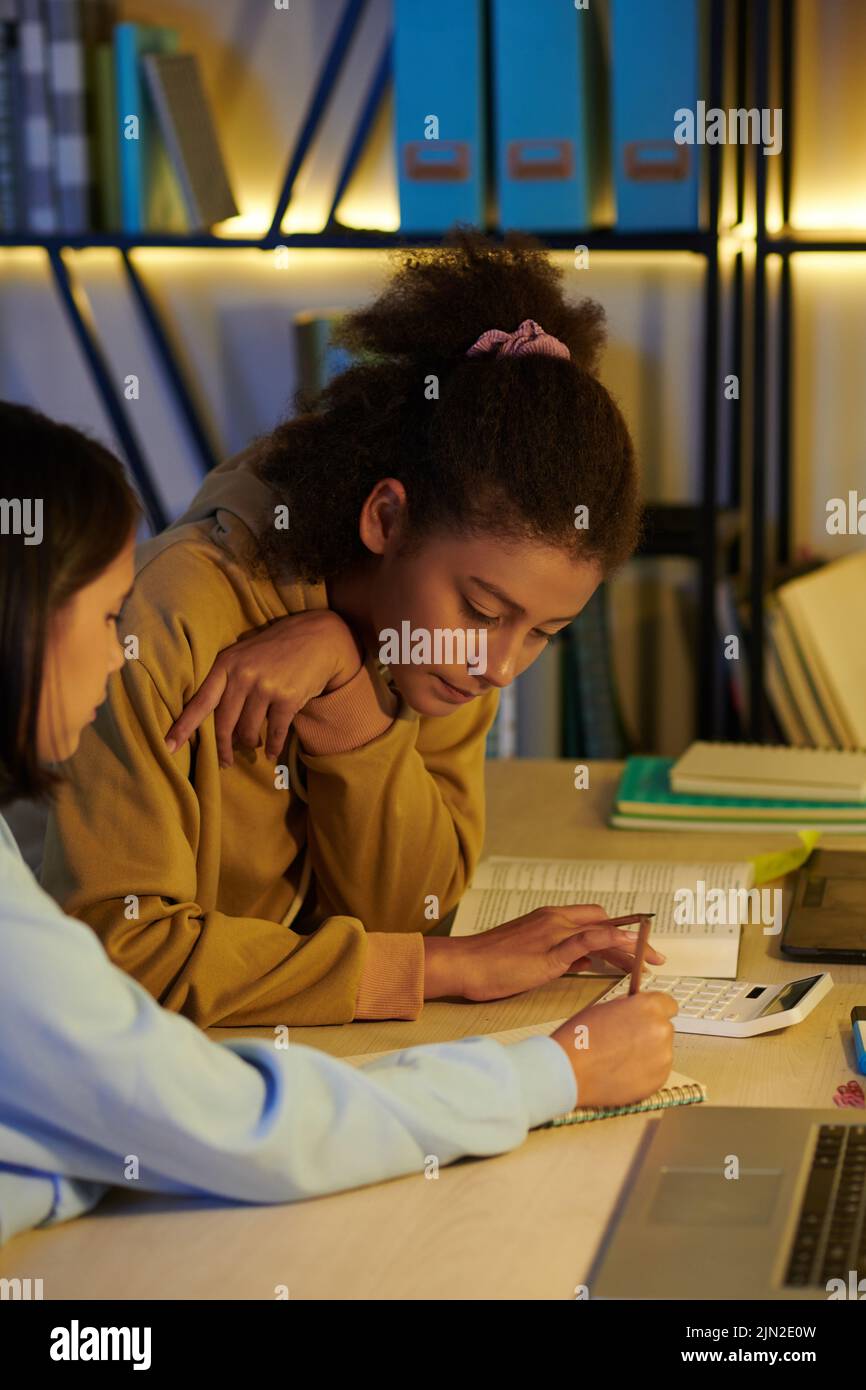 College student sister homework hi-res stock photography and images - Alamy