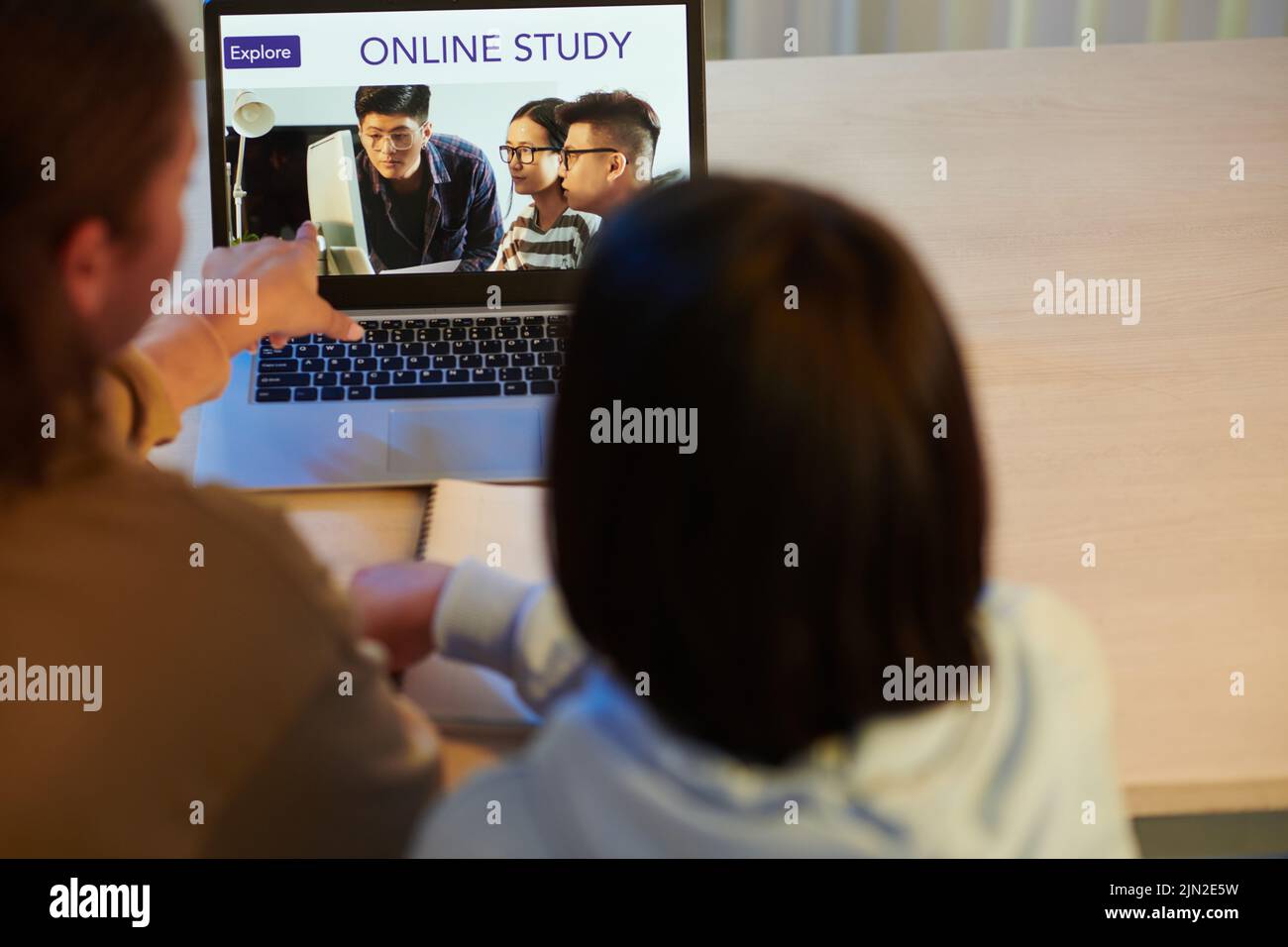 Connecting study platform hi-res stock photography and images - Alamy