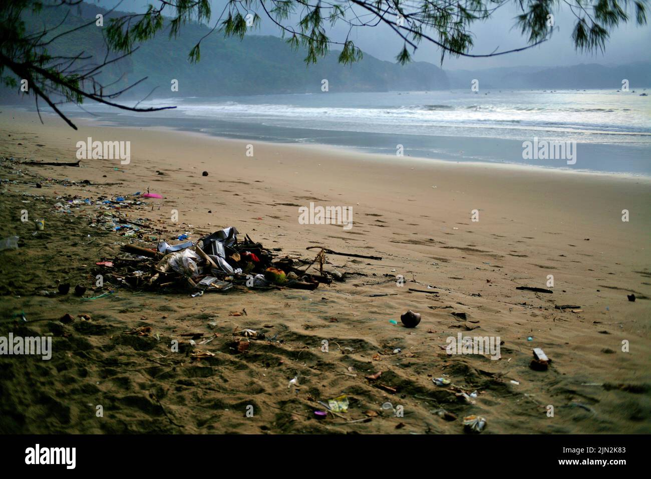 Dirty empty beach Stock Photo - Alamy